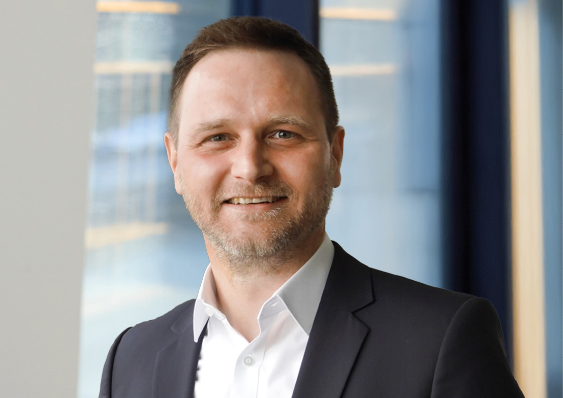 DATA MODUL management team & values